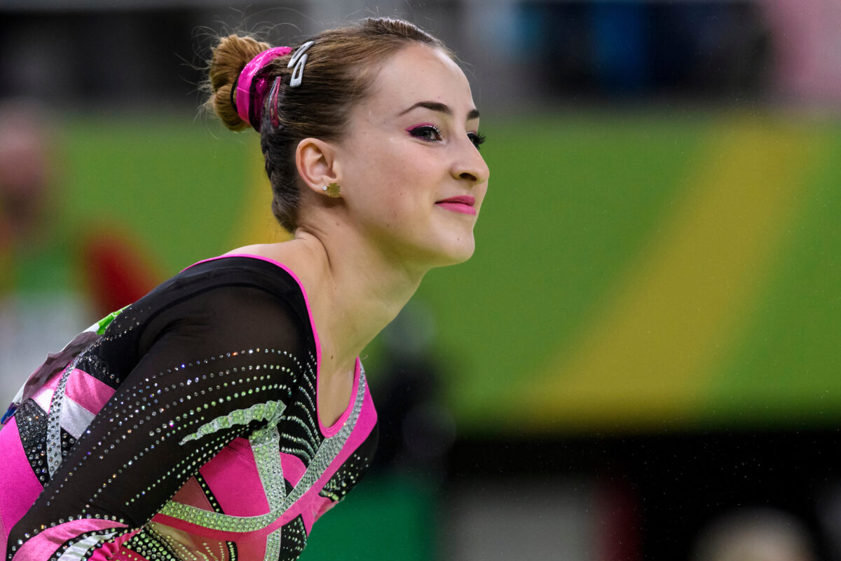 Carlotta Ferlito, monologo a Le Iene: "Nessuna ragazzina dovrebbe ...